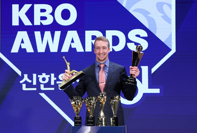 뜨거운 가을을 원한다면, ‘KBO MVP’를 주목하라… ML 트레이드판 달구는 페디 - 세계일보