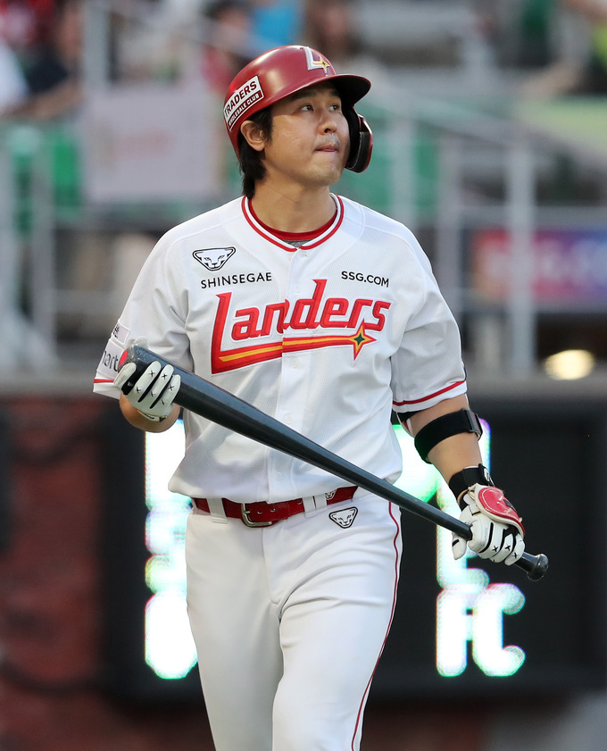 [SW현장] SSG, 또 암초 만났다… 최정, 허리 통증으로 한 타석도 서지 못하고 교체 - 세계일보