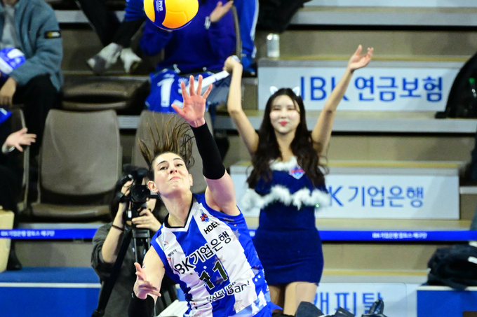 IBK기업은행, 선두 현대건설 10연승 저지 후 ‘미소’…아베크롬비 36점 맹활약 - 세계일보