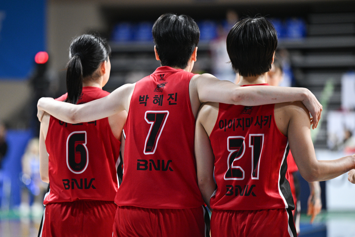 BNK, 73% 확률 잡았다…챔프전 1차 제압 - 세계일보